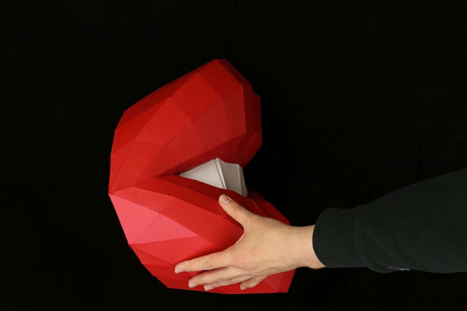 Lips Sculpture - LACRAFTA